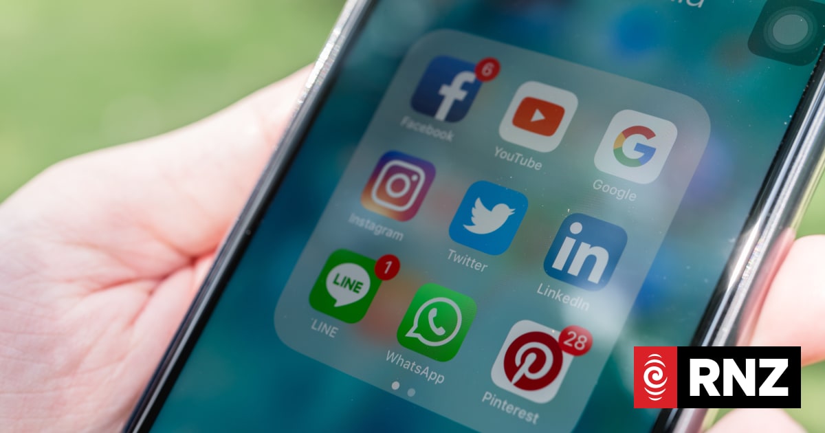 Social media has little to do with mental wellbeing, latest study finds ...