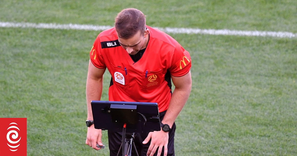 Contentious VAR no problems for Phoenix | RNZ News