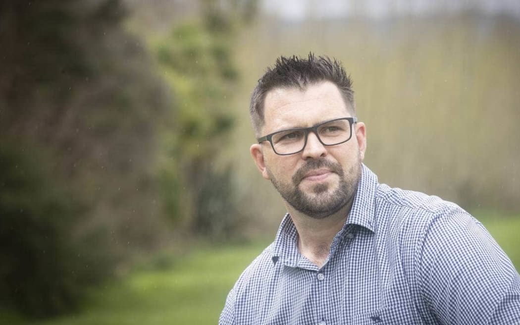 Whakaari White Island hero revealed: 'The heat was extreme' | RNZ News