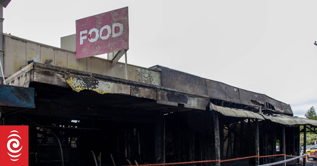 Burnt-out Fairlie building treated for asbestos before demolition | RNZ ...