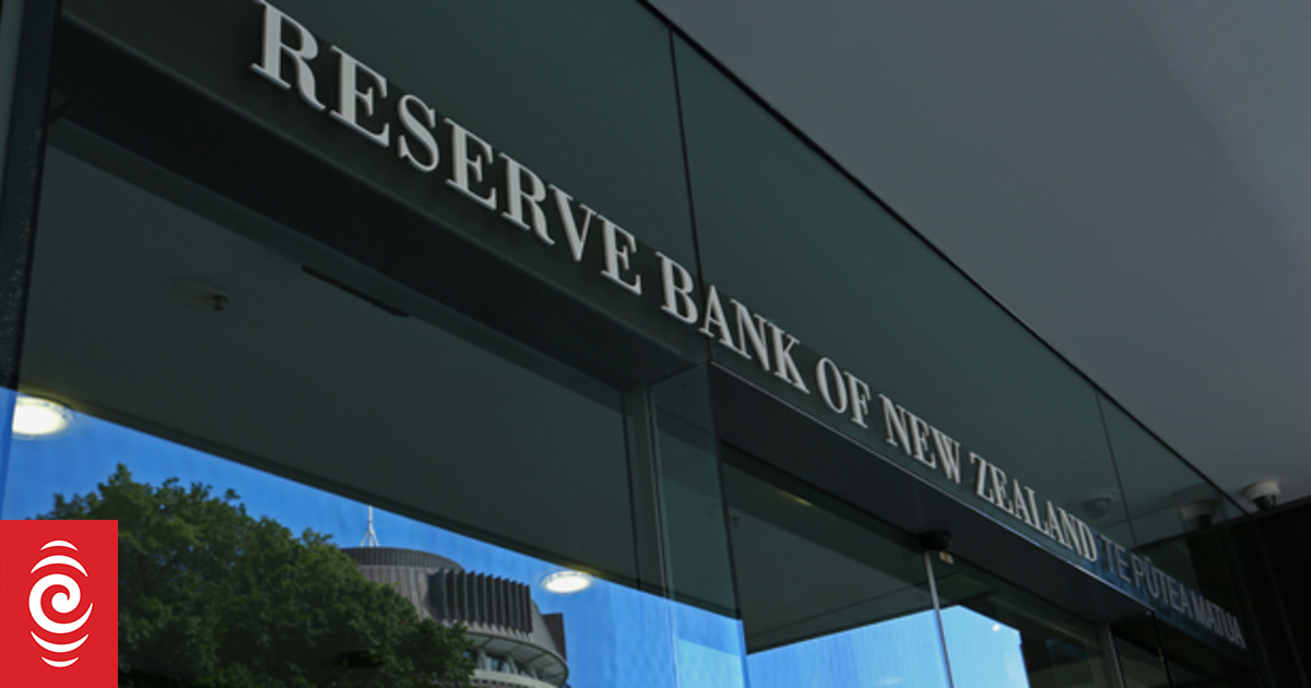 Reserve Bank holds OCR at 0.25 percent | RNZ News