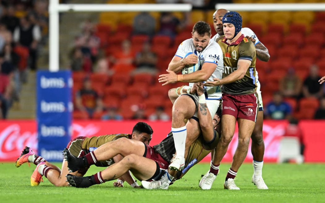 Blues make it six straight wins after thriller in Brisbane | RNZ News