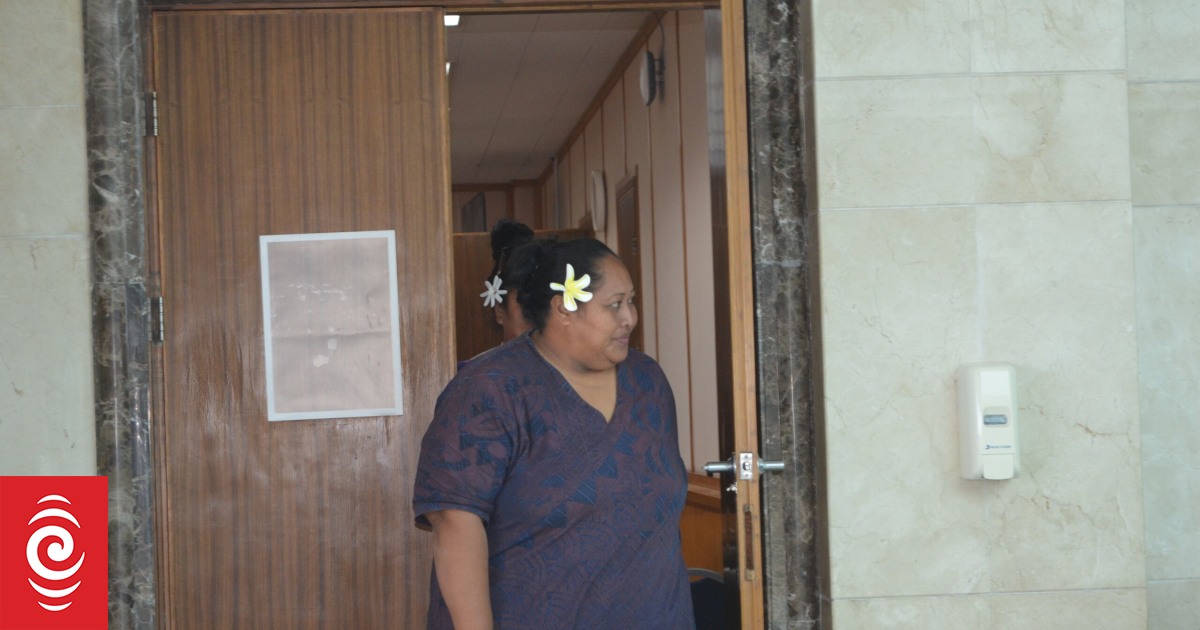 High-profile Cook Islands inmate seen 'at a café having breakfast ...