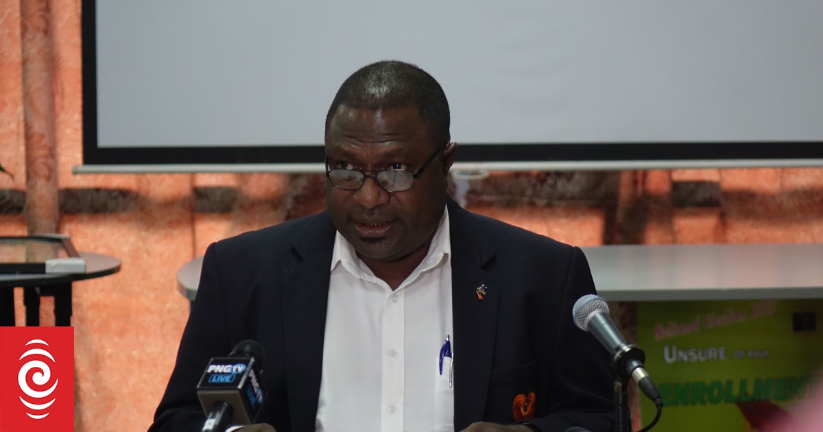 PNG electoral commissioner back in custody | RNZ News