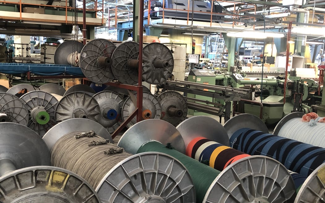 The last NZ company weaving our wool | RNZ
