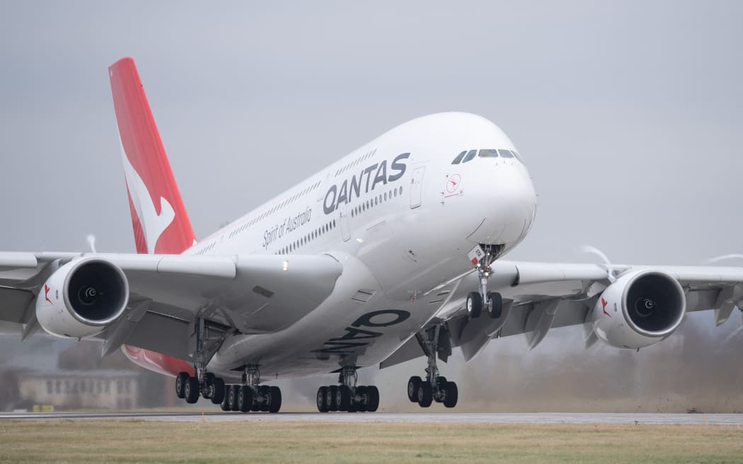 Qantas illegally fired 1700 workers during pandemic - top court | RNZ News