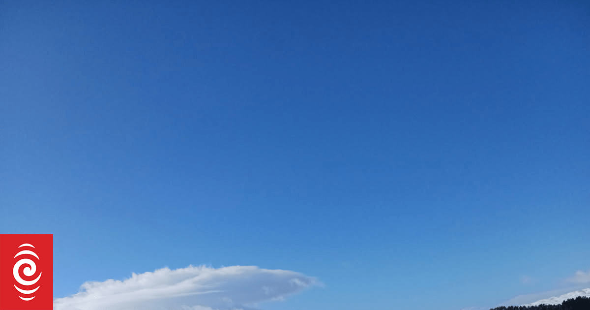 Weather: Cold snap hits South Island | RNZ News