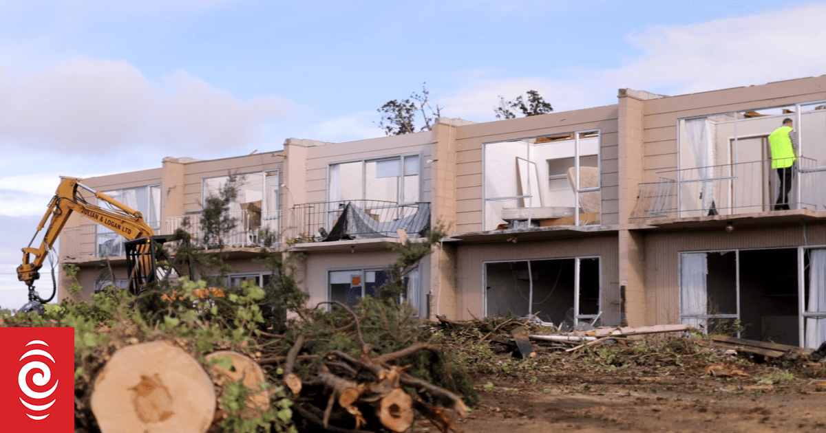 South Auckland tornado: Many in limbo as homes unsafe | RNZ