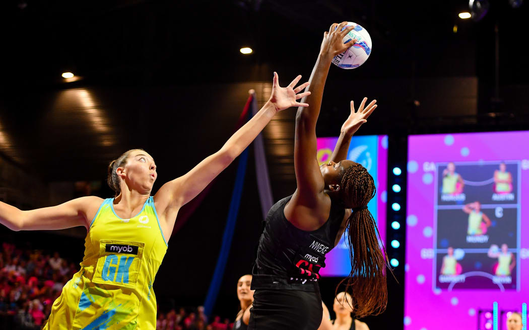 Australia beat New Zealand to defend Fast5 netball crown | RNZ News