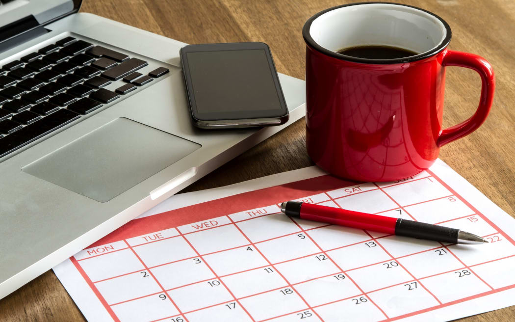 Educators encourage switch to Matariki calendar | RNZ News