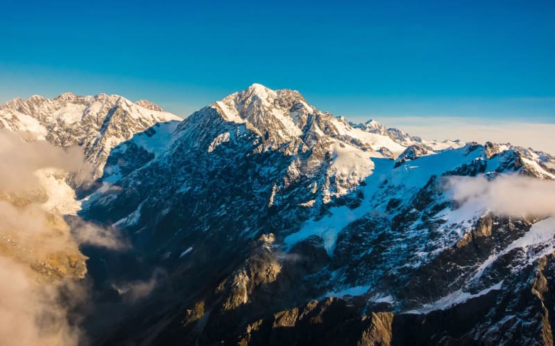 Warning of high avalanche risk after fresh snowfalls | RNZ