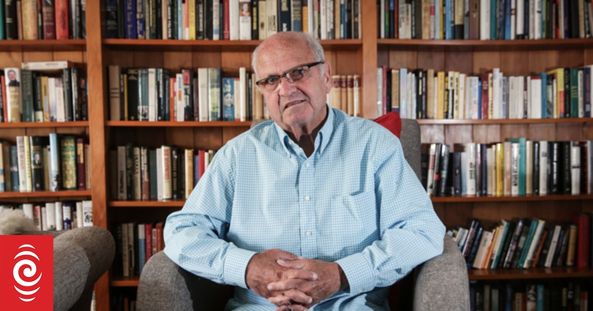 Political commentators - remembering Mike Moore | RNZ