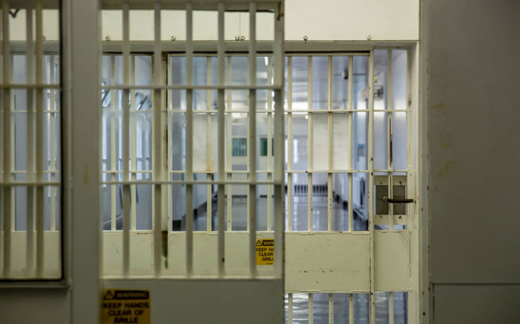 Man who killed police officer Duncan Taylor to be paroled | RNZ News