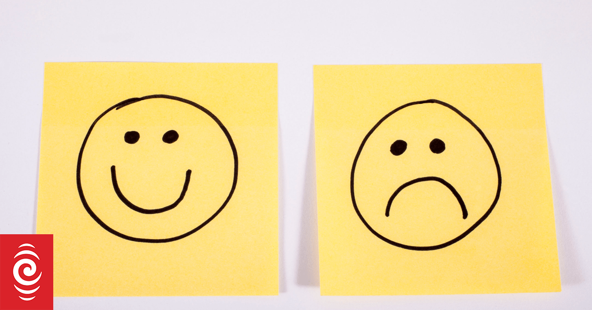 Happiness in life might not be U-shaped after all | RNZ