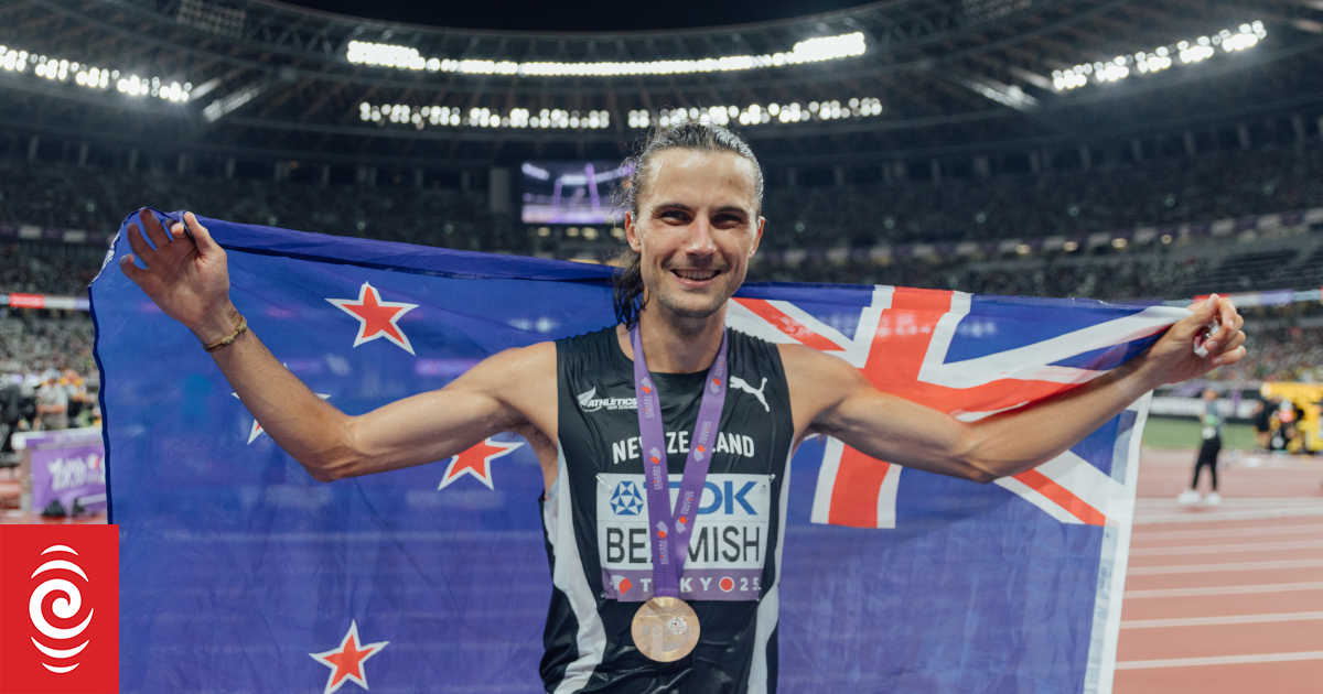 Watch: New Zealander Geordie Beamish stuns four-time champ to take ...