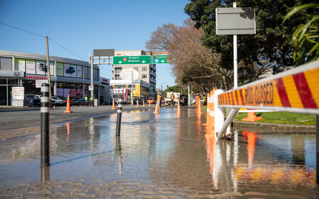 Burst water main floods major Wellington street, outage spreads to ...