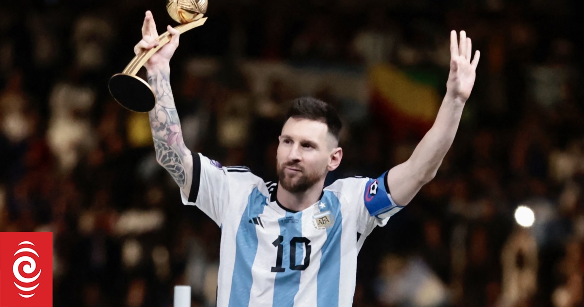 Napkin used to sign Messi sold for NZ$1.6m | RNZ News