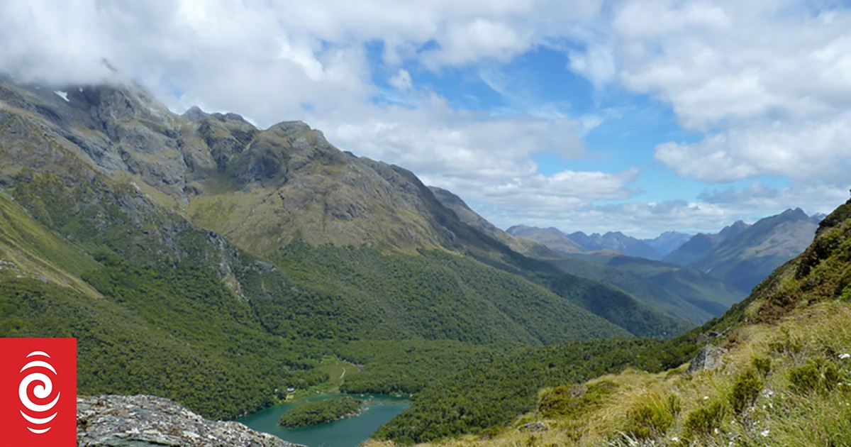 Great Walks celebrate 30th anniversary with bookings set to open | RNZ News