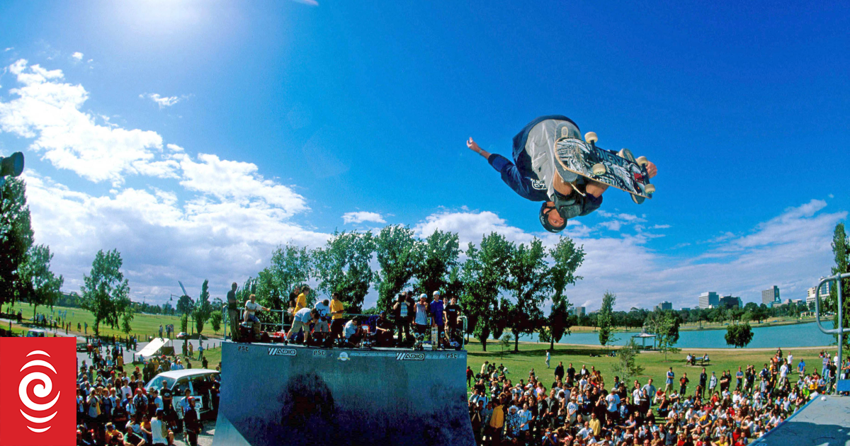 Tony Hawk's 1999 '900' skateboard fetches US$2m at auction | RNZ News