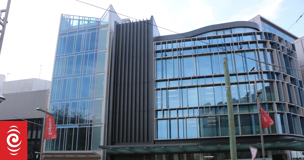 Developer pleads for cordon around its own building | RNZ