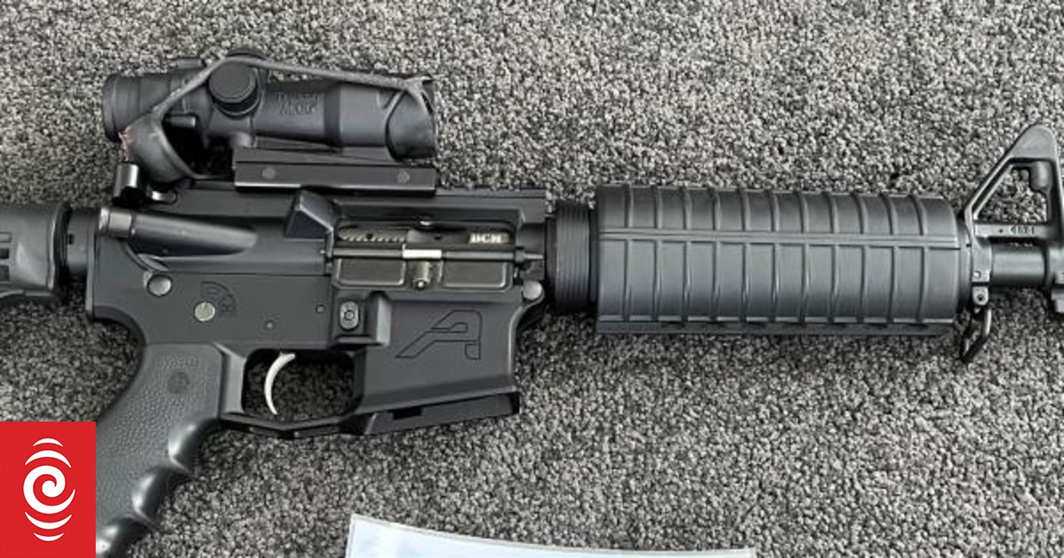 Gun dealer charged with selling firearms to unlicensed buyers | RNZ News