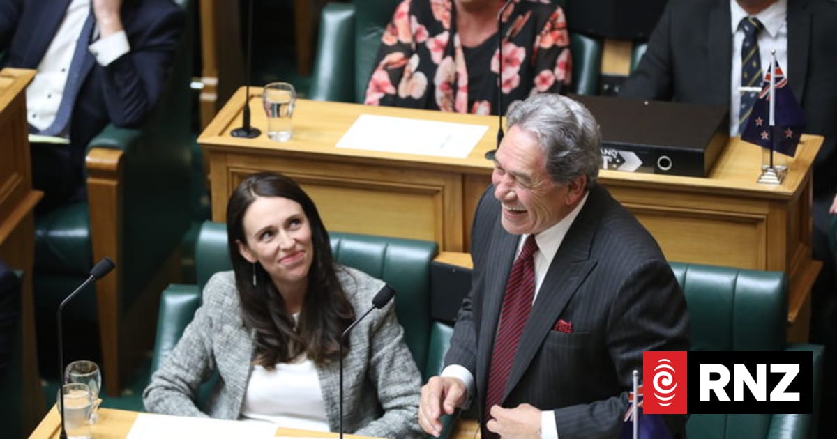 Ardern 'taking a breather' as birth date nears | RNZ