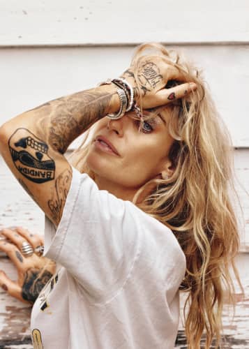 Gin Wigmore opens up on divorce, motherhood and returning to NZ | RNZ