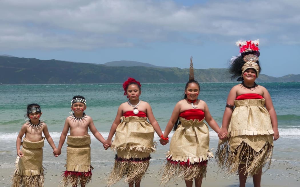 Tautua Dance Academy showcases Samoan culture at fire knife competition ...