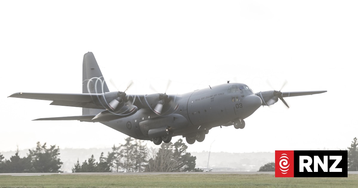 Vietnam veterans to fly to reunion in same plane that took them to war ...
