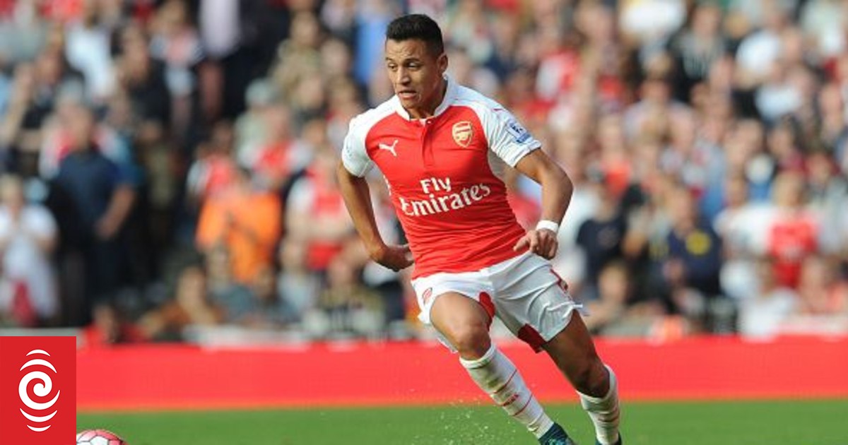 Sanchez escapes prison for tax fraud | RNZ News