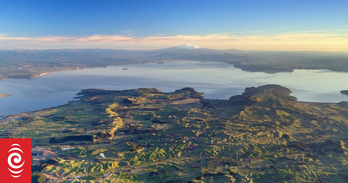 Alert level for Taupō volcano lowered to zero | RNZ News
