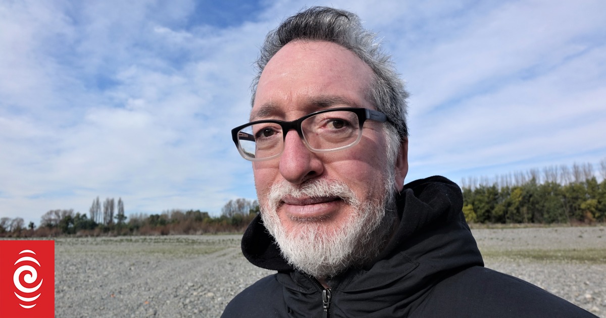 Māori and Pākehā: The two worlds of Dr Peter Meihana | RNZ News