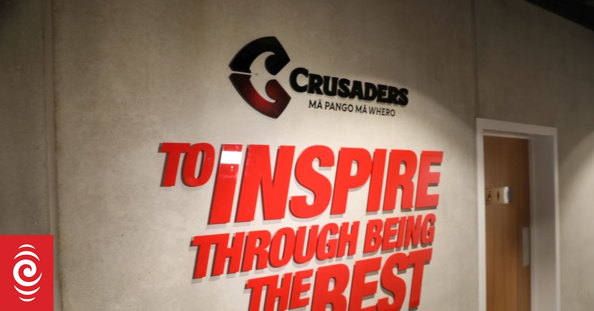 Rugby: Crusaders change logo, but keep name | RNZ News