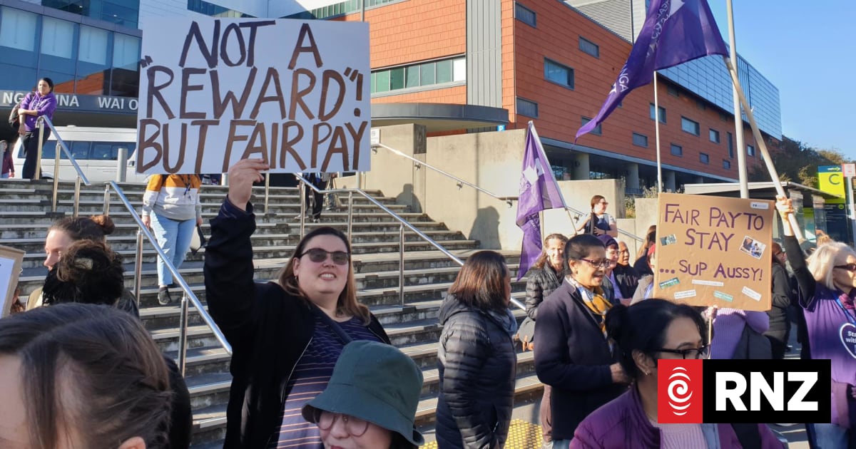 Many nurses set to strike tomorrow | RNZ