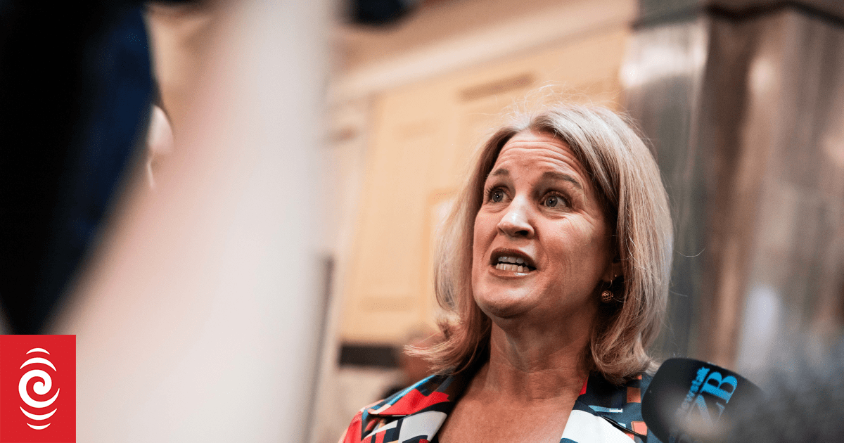 New 'non-financial' benefit sanctions begin today | RNZ News