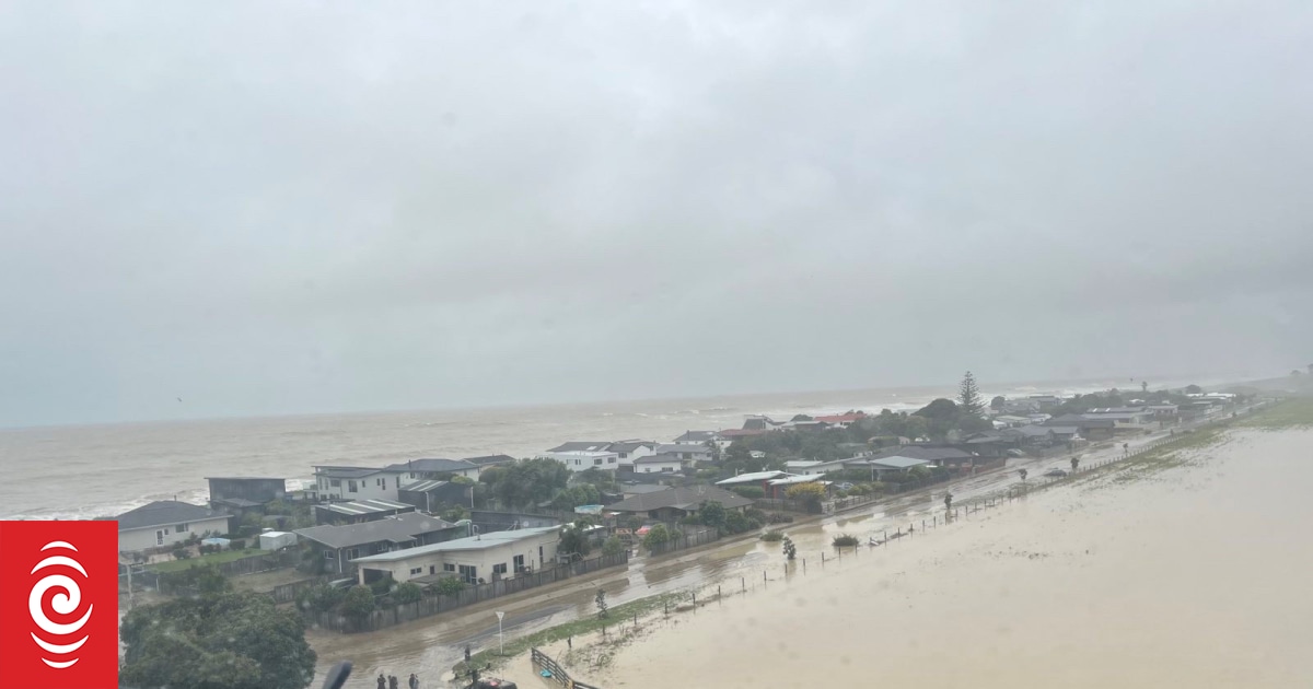 Cyclone Gabrielle: Workers rescued from Hawke's Bay sawmill | RNZ