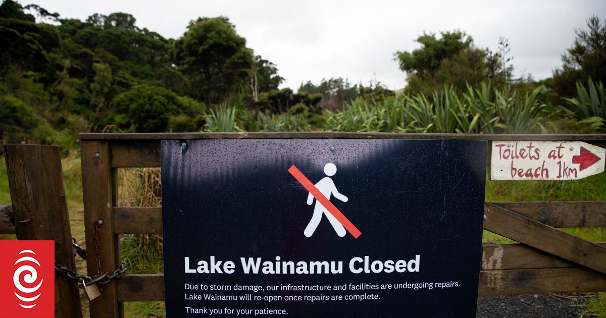 Auckland's popular hidden gem Lake Wainamu closed to public | RNZ
