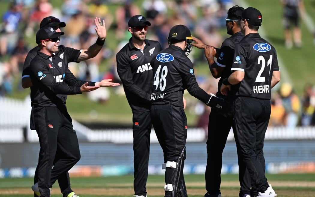 Black Caps win final World Cup warm up match | RNZ News
