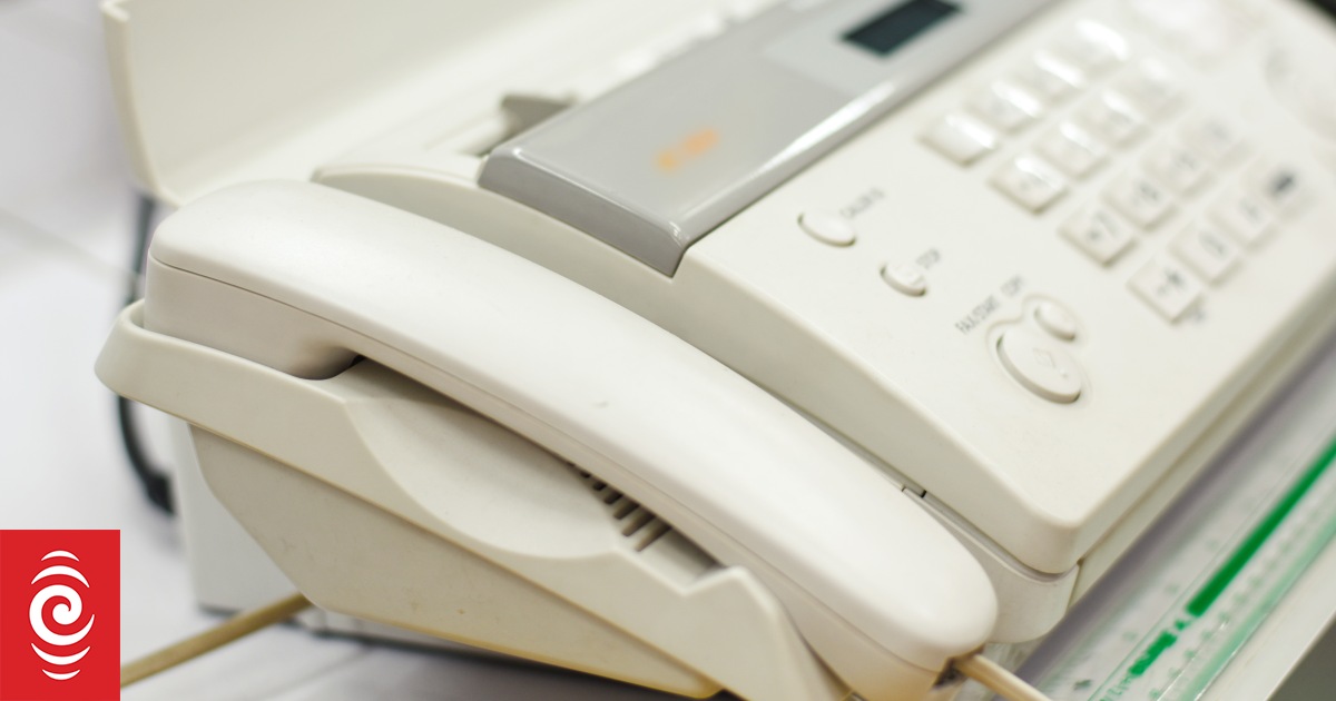 Pharmacies have until end of year to throw out old fax machines | RNZ