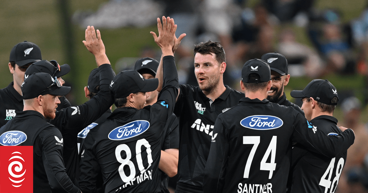 Black Caps' Jacob Duffy named world's No 1 ranked T20 bowler | RNZ News