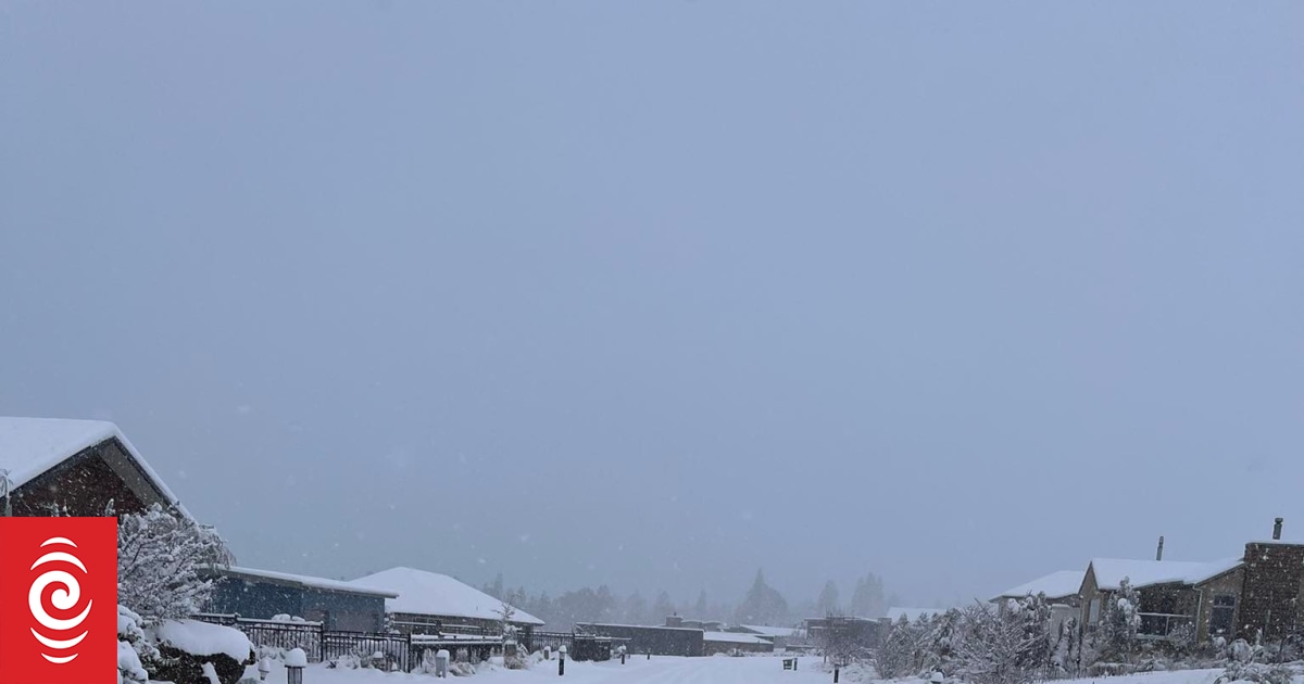 Snow, rain, wind still causing trouble on roads | RNZ
