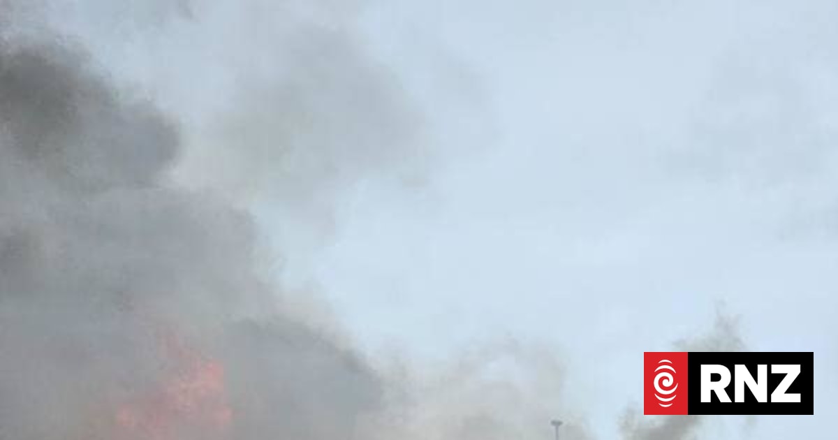 Community 'devastated' after fire rips through Roxburgh Town Hall | RNZ
