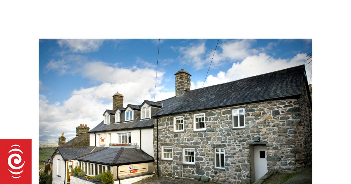 Welsh town of Harlech celebrates its steepest street title | RNZ