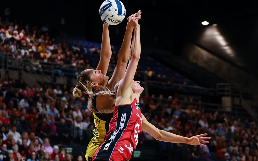 Netball: Pulse beat Tactix to secure grand final hosting rights | RNZ News
