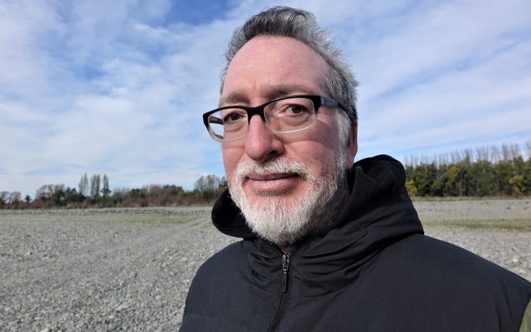 Māori and Pākehā: The two worlds of Dr Peter Meihana | RNZ News