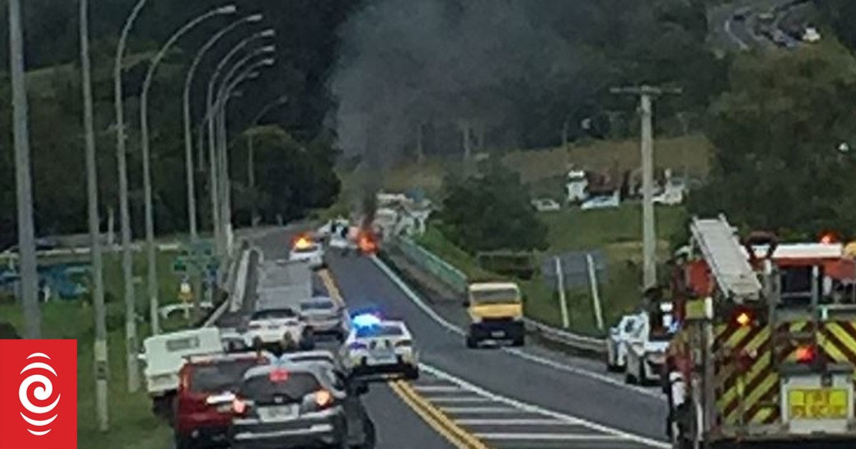 Fleeing driver abandons flaming vehicle | RNZ News