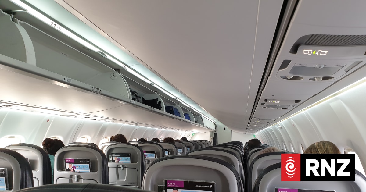 Pilots want mandatory face masks for air travellers | RNZ
