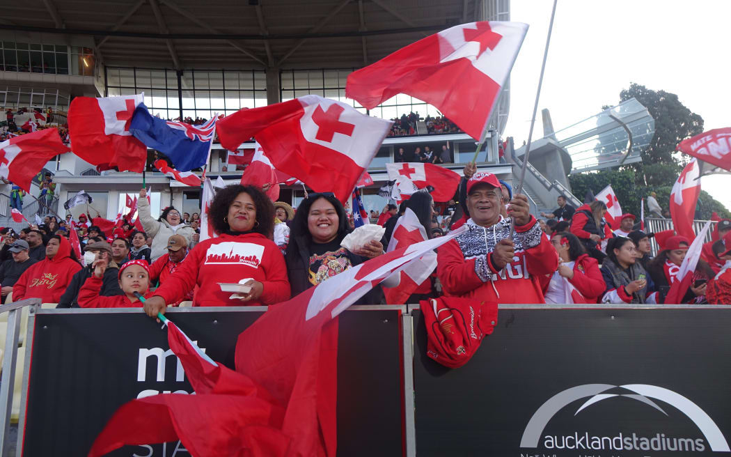In photos: Mate Ma'a Tonga fans show their spirit | RNZ News