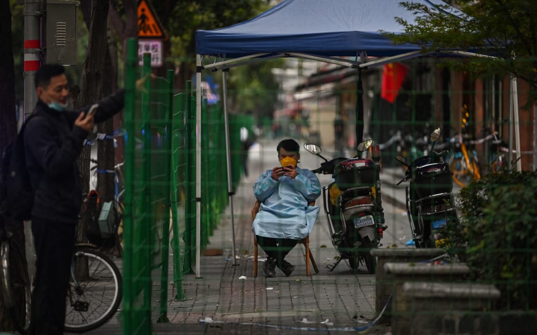 China Xinjiang: Urumqi rocked by Covid lockdown protests after deadly ...