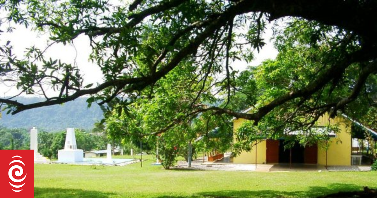 Endangered Vanuatu language stays mobile | RNZ News